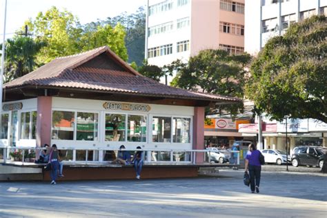 Praça Dermeval Barbosa Moreira sedia I Feira Cultural de Nova Friburgo