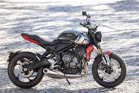 Naked Motos