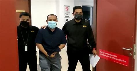 Ketua UMNO Bahagian Shah Alam Didakwa Salah Guna Harta Berita Harian