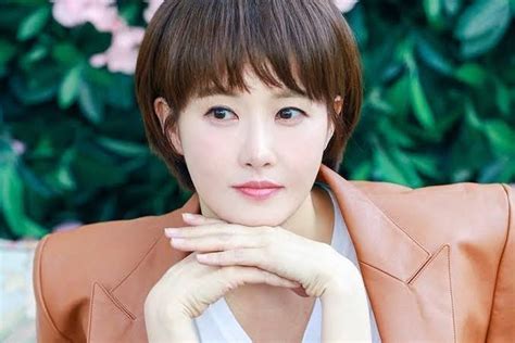 10 Aktris Korea Kelahiran 70 An Yang Masih Eksis Jadi Tokoh Utama