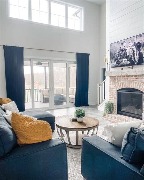 19 Amazing Rooms With Fireplace With Vaulted Ceiling Features