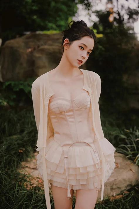 Ouyang Nana Sexy Photo Imedia