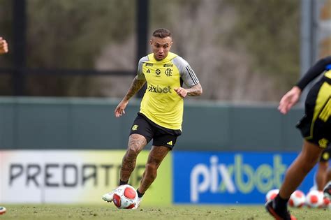Flamengo se reapresenta no Ninho do Urubu após folga no Carnaval Sou
