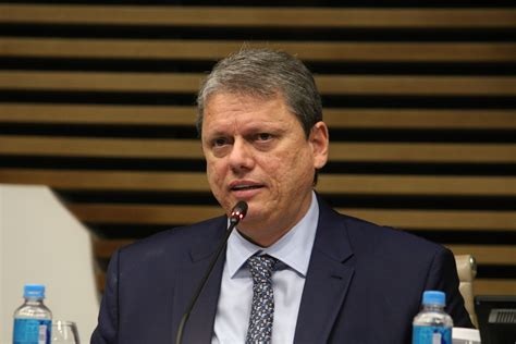 Tarcísio descarta candidatura à presidência em 2026 meu candidato é
