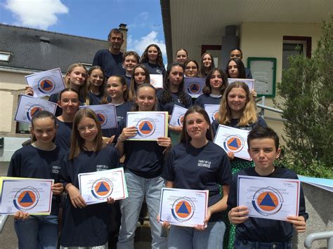 Remise des diplômes aux cadets de la sécurité
