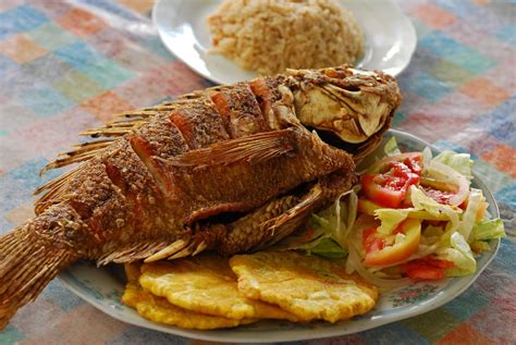 Pescado frito con coco de Samaná Recetas Dominicanas