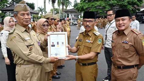 33 Desa Di Kuningan Peroleh Penghargaan Desa Mandiri Kabar Cirebon