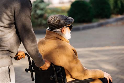 Bonus Assistenza Anziani dal 2025 cos è come fare domanda e importo