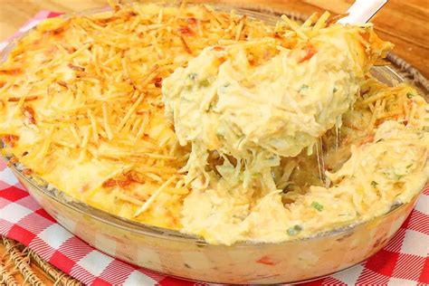 Fricassê de frango gratinado super cremoso e fácil para o seu almoço ou