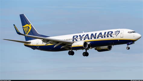 EI DYY Ryanair Boeing 737 8AS WL Photo By Joseph ID 1401550