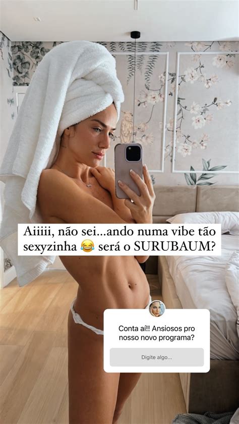 Giovanna Ewbank posa sexyzinha topless de calcinha e toalha na cabeça