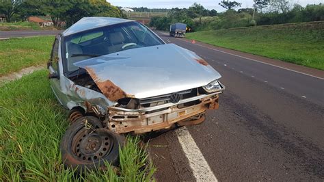 Motorista Escapa Ileso Ap S Colidir Em Carreta E Capotar Diversas Vezes