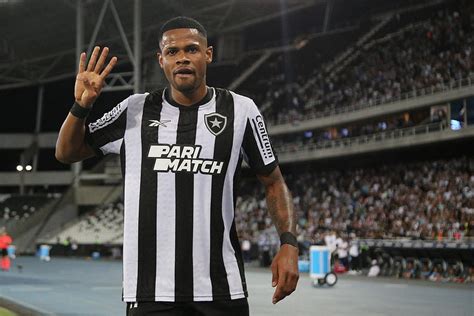 Análise Flamengo e Botafogo na altitude Flu em grupo acessível