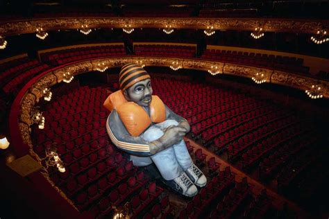 Platea Magazine Una Gran Figura Hinchable Se Instala En El Liceu Para