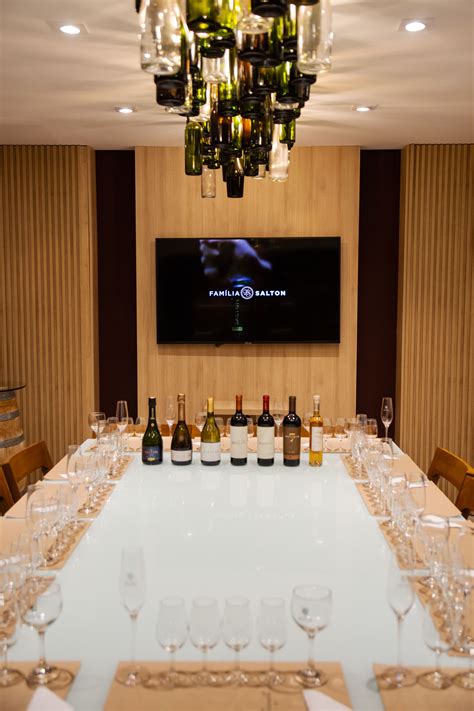 18 04 Happy Wine Class Introdução ao mundo do vinho na Enoteca