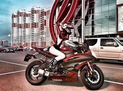 Accela バイク記事紹介 on Twitter 下半身の装備薄いよ なにやってんの