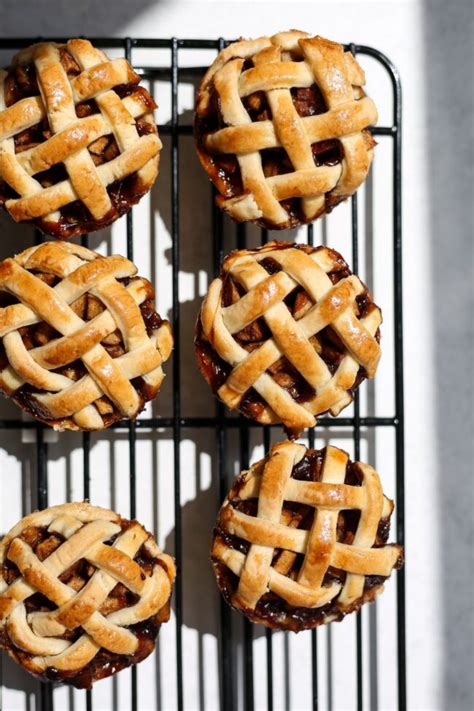 Mini Muffin Tin Apple Pies Only 20 Min Prep The Toasted Pine Nut