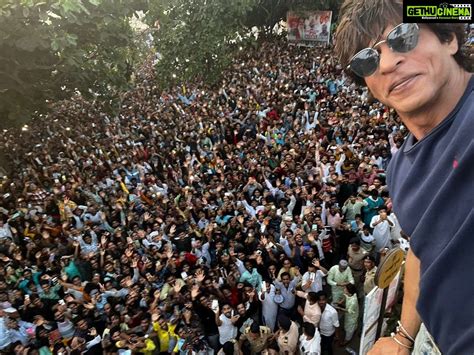 Shah Rukh Khan S Most Liked Photos And Posts Gethu Cinema