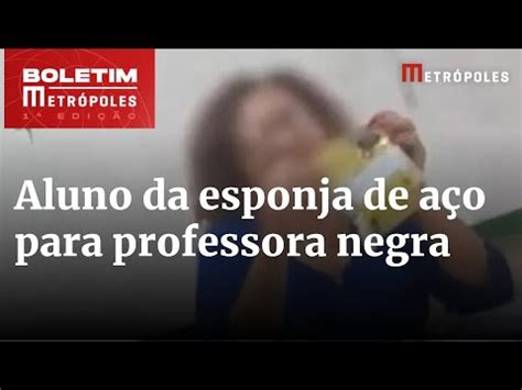 Aluno dá esponja de aço para professora negra no Dia da Mulher