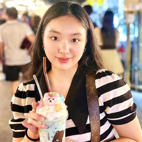 Nhan sắc xinh đẹp của dàn ái nữ nhà sao Việt gây bão mạng Tạp chí