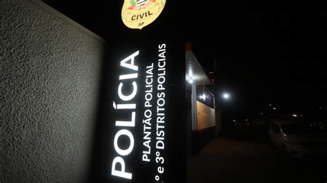 Mulher é agredida pelo ex soco na boca a caminho da igreja em