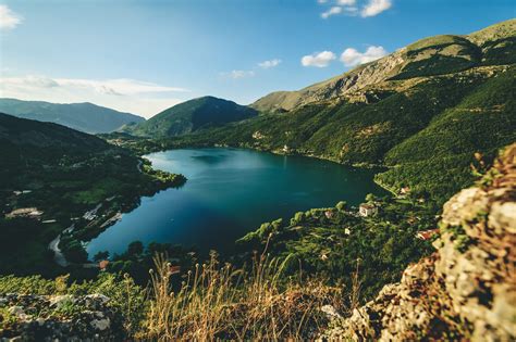 Il Lago Di Scanno A Forma Di Cuore Ohga