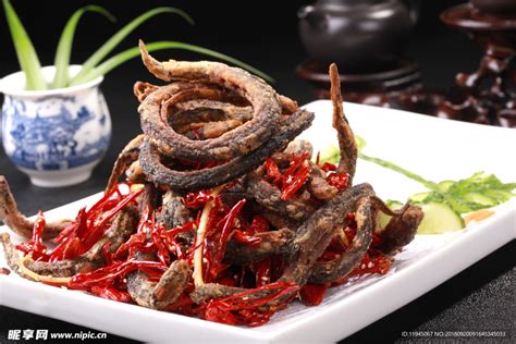 干煸手撕盘龙鳝摄影图 传统美食 餐饮美食 摄影图库 昵图网