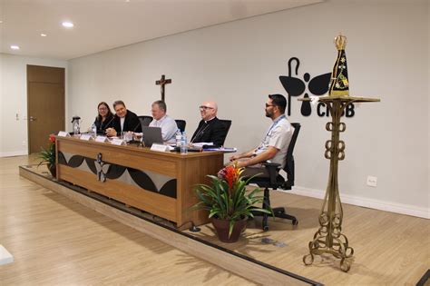 22 bispos de recente nomeação se encontram em Brasília para aprofundar