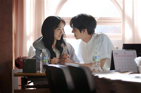 Sinopsis Drama Korea A Time Called You Perjalanan Cinta Lintas Waktu