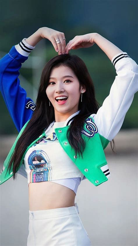 Pin on 배경화면 연예인