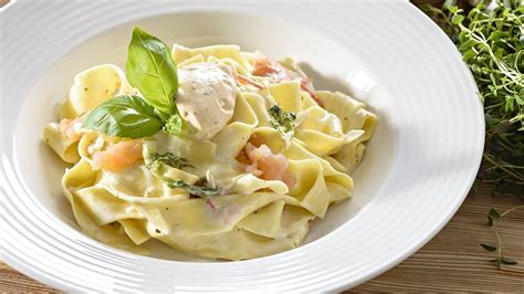 Pappardelle z łososiem wędzonym i mascarpone Przepis