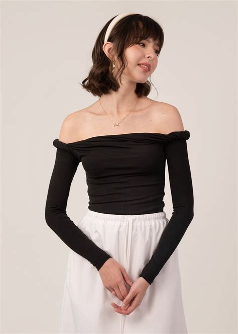 Keep It Basic Off Shoulder Ribbed Top In Black 6STYLE