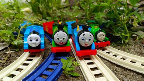 Mencari Dan Merakit Mainan Kereta Api Thomas Kereta Api Percy Thomas