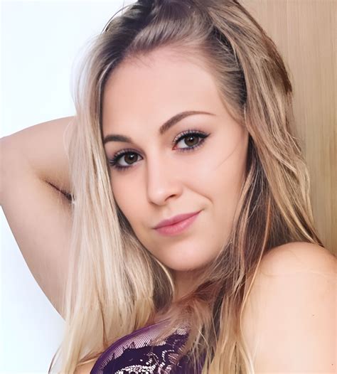 Elise SisWet Actress Height Weight Age Videos Photos Biography