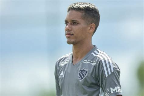 Pedrinho tem lesão muscular na coxa confirmada FalaGalo