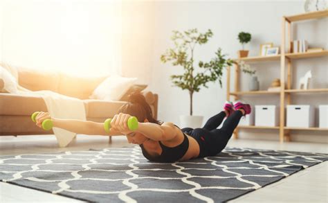 7 ejercicios con tu peso corporal para unos glúteos y abdomen súper