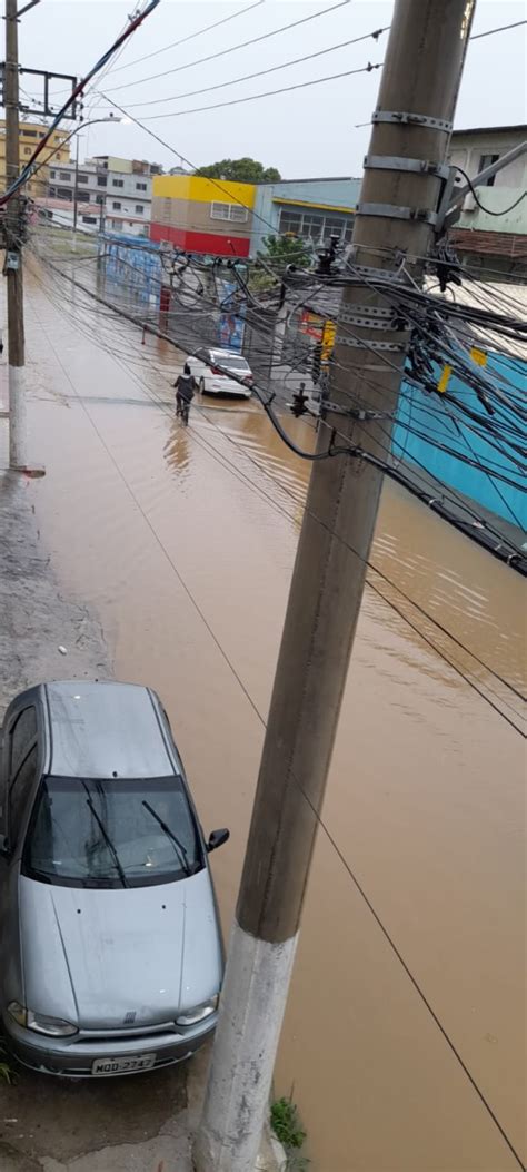 A Gazeta Chuva Forte Deixa Ruas Alagadas E Causa Transtornos No ES