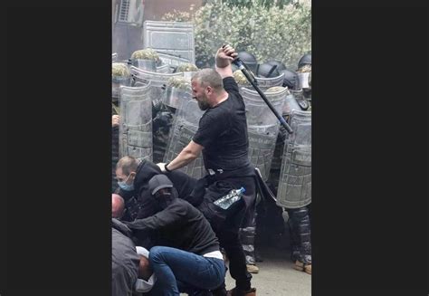 Policia E Kosov S Arreston T Dyshuarin P R Sulm Ndaj Kfor It Tetova Sot