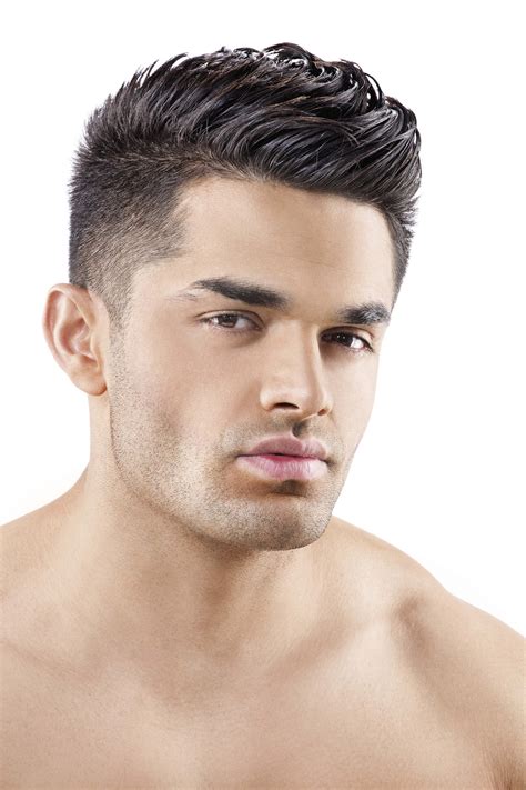 Cortes de pelo degradados para hombres modernos cortes con máquina y