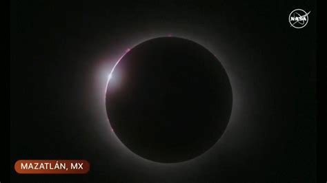 L éclipse solaire totale observée du Mexique au Canada en passant par