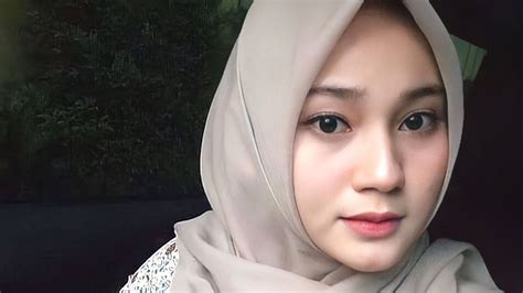 WA AKU SEKARANG MAS DI 082311817534 KU BERI 80 JUTA PERBULAN UNTUKMU
