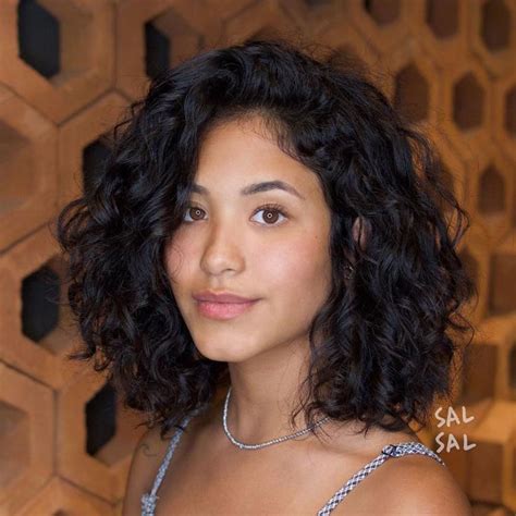 Different Versions Of Curly Bob Hairstyle Coupe De Cheveux