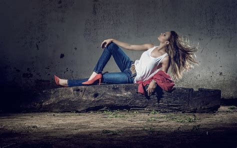 Fondos De Pantalla Mujer Modelo Pelo Largo Morena Amor Rojo Tacones Altos Fotografía