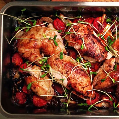 Christofers Kök Hel grillad kyckling i ugn med timjan och tomater