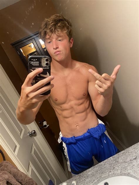 Nude Dudes On Tumblr