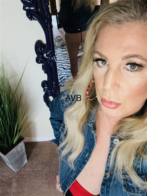 Tw Pornstars Anneke Van Buren Tampa Gilf Goddess Twitter Happy