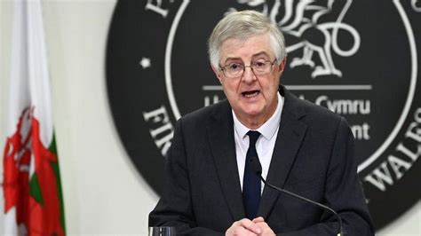 Bbc Radio Cymru Dros Frecwast Rhybudd Y Gallai Rhai Cyfyngiadau