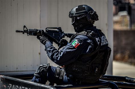 Detiene Policía Estatal y Municipal a dos personas por la posesión de