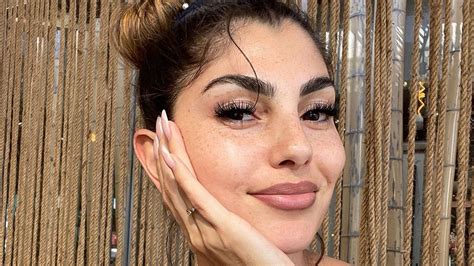 Outing Bei Promi Bb Yeliz Koc War Mit Einer Frau Zusammen