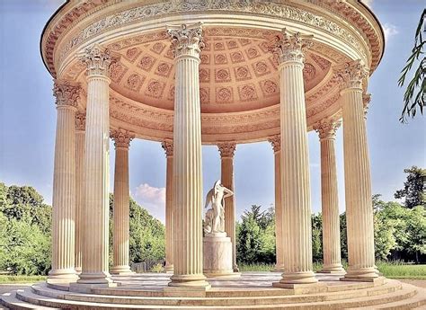 Littérature et Commentaires Le temple de l amour à Versailles
